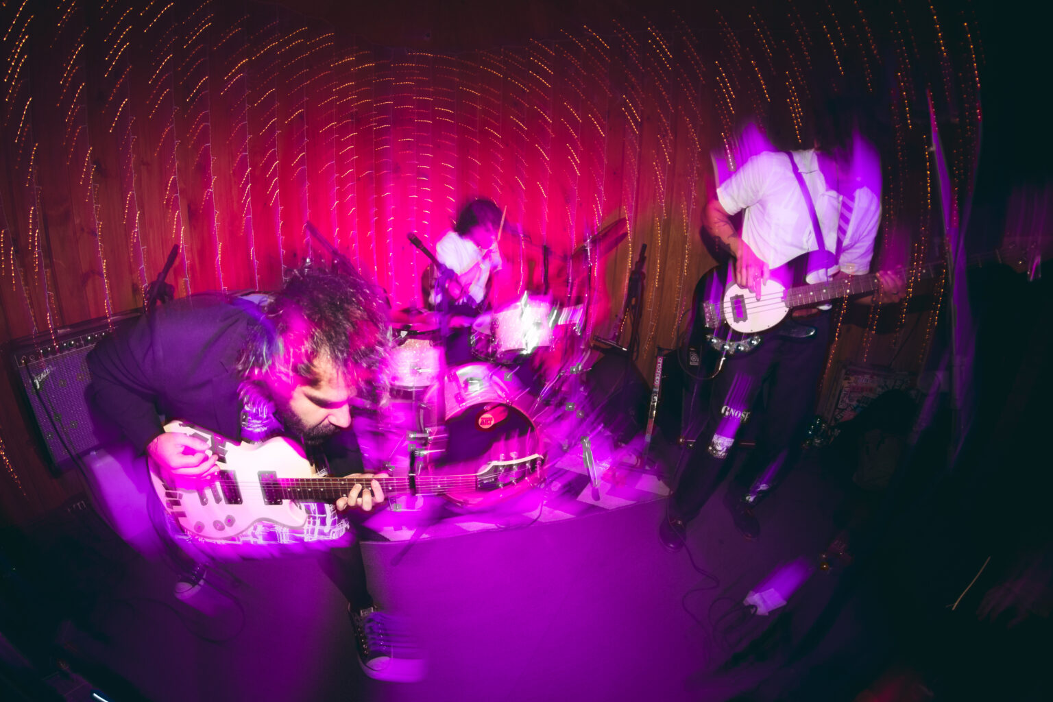 Cinco bandas se apresentam no Inferninho da Bro Cave no dia 10 de ...